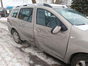 Желтый Дачия Логан 2015 в Мариямполе, объемом двигателя 1.46 л и пробегом 92 тыс. км за 2850 €, фото 3 на AUTOMOTO.COM.LV