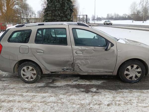 Yellow Dacia Logan 2015 in Marijampole, with an engine capacity of 1.46 L and mileage of 92 thousand km for 2850 €, photo 4 on AUTOMOTO.COM.LV