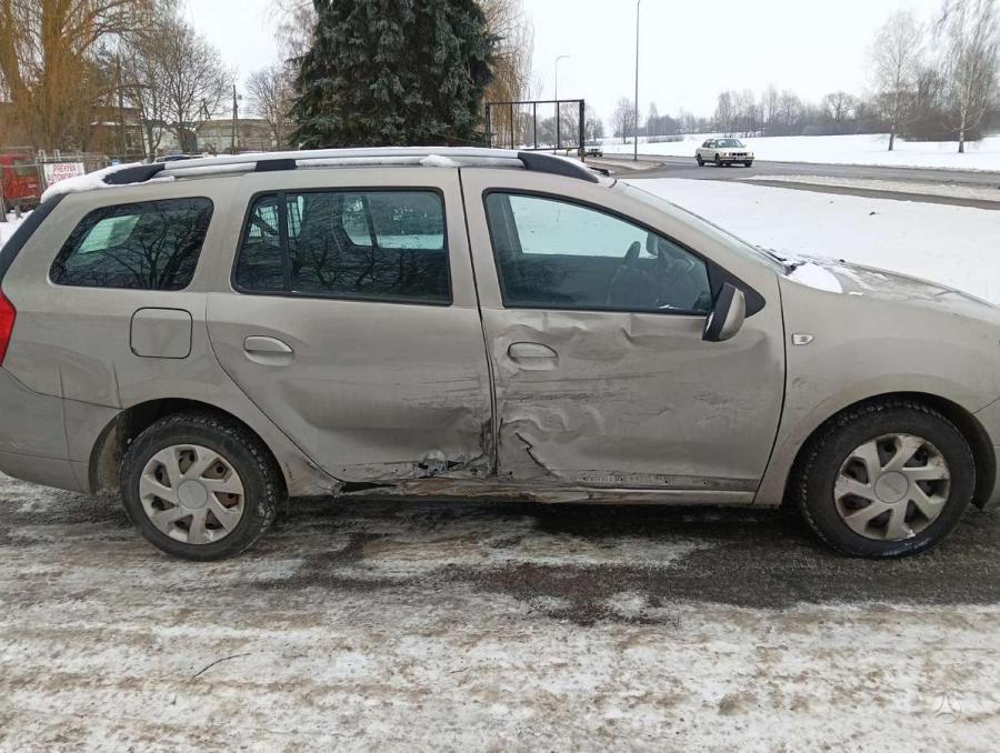 Желтый Дачия Логан 2015 в Мариямполе, объемом двигателя 1.46 л и пробегом 92 тыс. км за 2850 €, фото 4 на AUTOMOTO.COM.LV