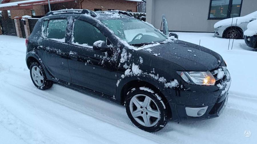 Melns Dacia Sandero 2016 Tauragė, ar dzinēja tilpumu 0.90 L un nobraukumu 148 tūkst. km par 3700 €, foto 1 vietnē AUTOMOTO.COM.LV