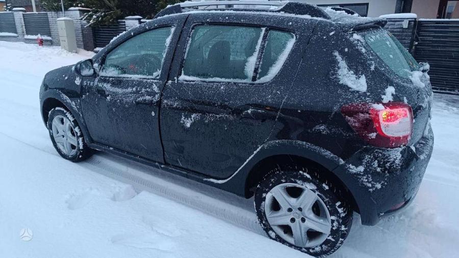 Melns Dacia Sandero 2016 Tauragė, ar dzinēja tilpumu 0.90 L un nobraukumu 148 tūkst. km par 3700 €, foto 2 vietnē AUTOMOTO.COM.LV