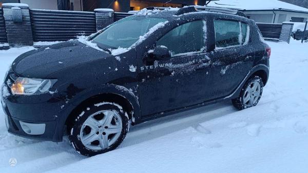 Black Dacia Sandero 2016 in Taurage, with an engine capacity of 0.90 L and mileage of 148 thousand km for 3700 €, photo 3 on AUTOMOTO.COM.LV