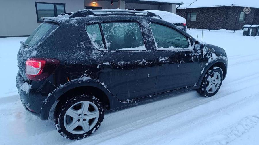 Melns Dacia Sandero 2016 Tauragė, ar dzinēja tilpumu 0.90 L un nobraukumu 148 tūkst. km par 3700 €, foto 4 vietnē AUTOMOTO.COM.LV