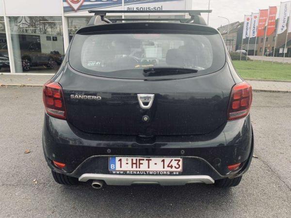 Melns Dacia Sandero 2017 Šauļi, ar dzinēja tilpumu 1.46 L un nobraukumu 300 tūkst. km par 3650 €, foto 3 vietnē AUTOMOTO.COM.LV