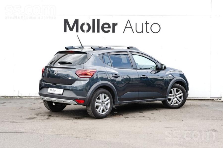 Black Dacia Sandero 2021 in Riga, with an engine capacity of 1.00 L and mileage of 56 thousand km for 12650 €, photo 5 on AUTOMOTO.COM.LV
