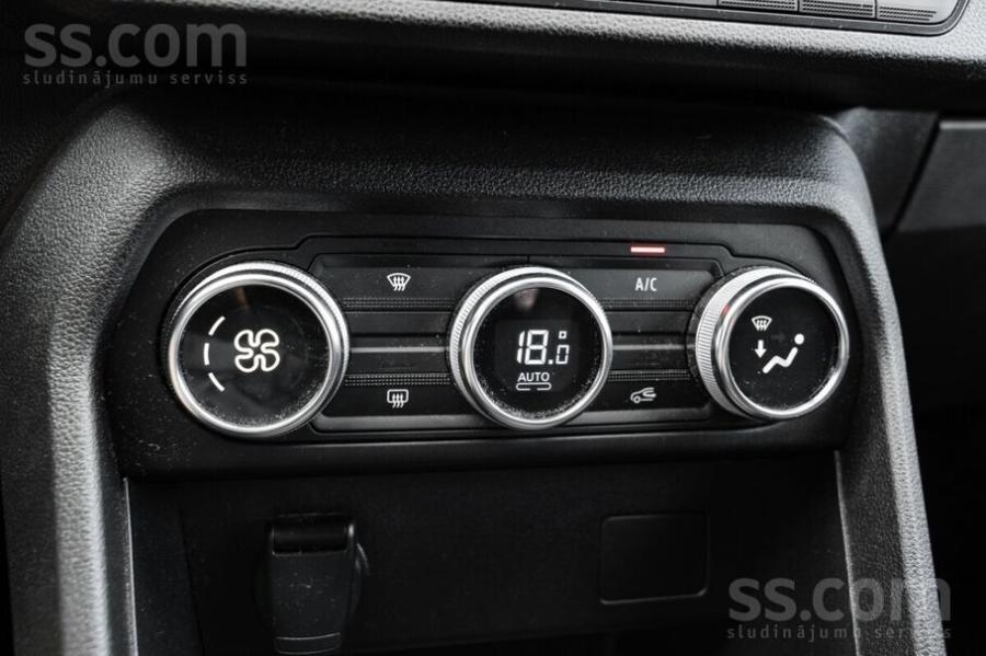 Black Dacia Sandero 2021 in Riga, with an engine capacity of 1.00 L and mileage of 56 thousand km for 12650 €, photo 13 on AUTOMOTO.COM.LV