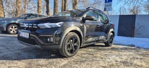 Black Dacia Sandero 2025 in Riga, with an engine capacity of 1.00 L and mileage of 4 thousand km for 15250 €, photo  on AUTOMOTO.COM.LV