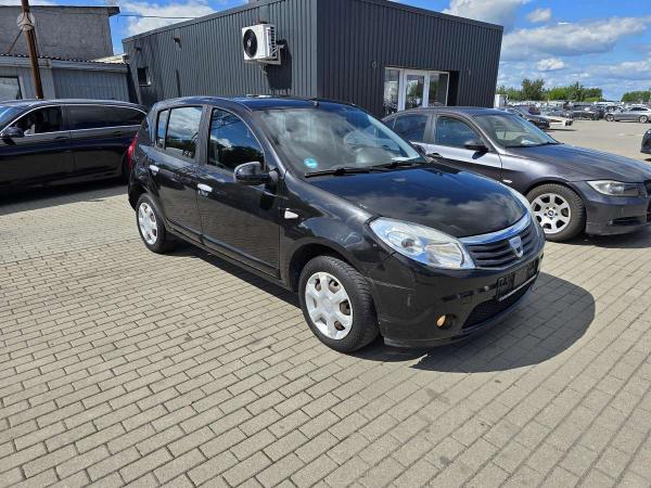Black Dacia Sandero 2010 in Marijampole, with an engine capacity of 1.15 L and mileage of 230 thousand km for 1500 €, photo 2 on AUTOMOTO.COM.LV