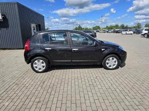 Black Dacia Sandero 2010 in Marijampole, with an engine capacity of 1.15 L and mileage of 230 thousand km for 1500 €, photo 7 on AUTOMOTO.COM.LV