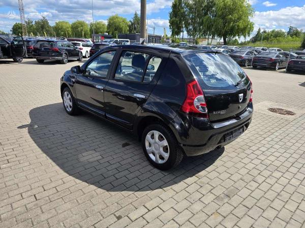 Black Dacia Sandero 2010 in Marijampole, with an engine capacity of 1.15 L and mileage of 230 thousand km for 1500 €, photo 7 on AUTOMOTO.COM.LV