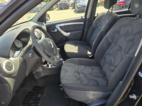 Black Dacia Sandero 2010 in Marijampole, with an engine capacity of 1.15 L and mileage of 230 thousand km for 1500 €, photo 9 on AUTOMOTO.COM.LV
