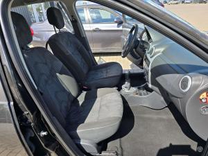Black Dacia Sandero 2010 in Marijampole, with an engine capacity of 1.15 L and mileage of 230 thousand km for 1500 €, photo 12 on AUTOMOTO.COM.LV