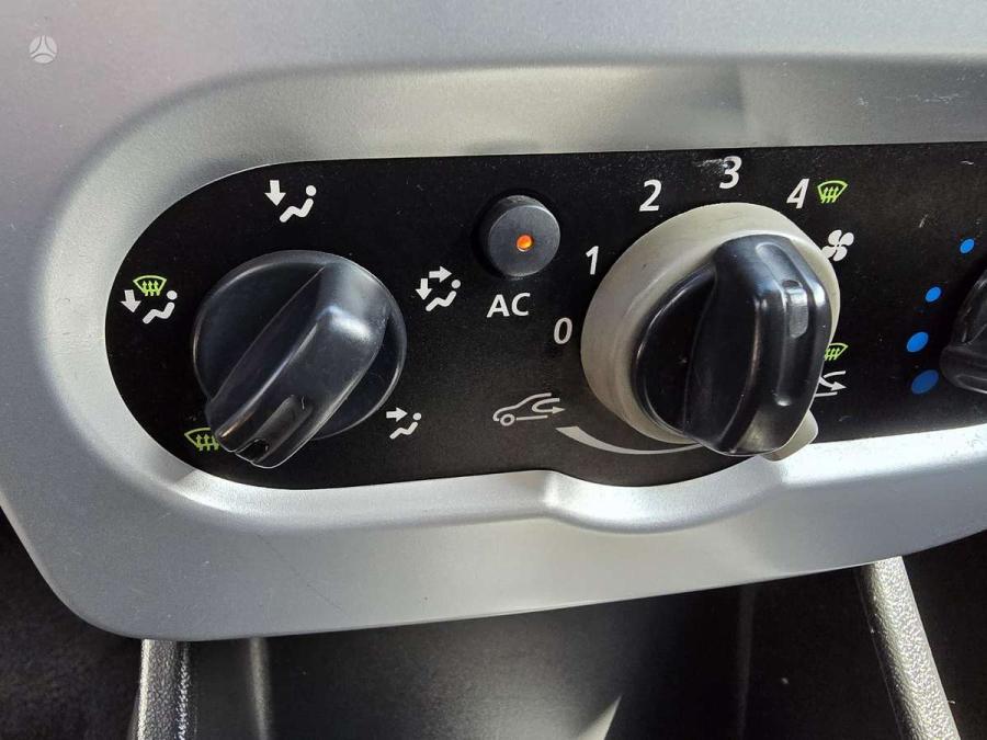 Black Dacia Sandero 2010 in Marijampole, with an engine capacity of 1.15 L and mileage of 230 thousand km for 1500 €, photo 17 on AUTOMOTO.COM.LV