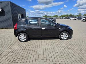Black Dacia Sandero 2010 in Marijampole, with an engine capacity of 1.15 L and mileage of 220 thousand km for 1500 €, photo 7 on AUTOMOTO.COM.LV