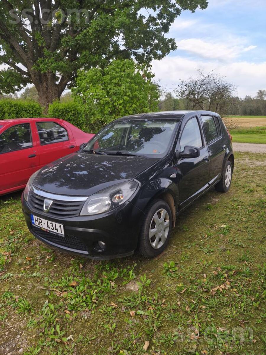 Melns Dacia Sandero 2011 Valmiera, ar dzinēja tilpumu 1.40 L un nobraukumu 117 tūkst. km par 1900 €, foto 2 vietnē AUTOMOTO.COM.LV