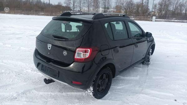 Black Dacia Sandero 2013 in Marijampole, with an engine capacity of 1.46 L and mileage of 270 thousand km for 3400 €, photo 4 on AUTOMOTO.COM.LV
