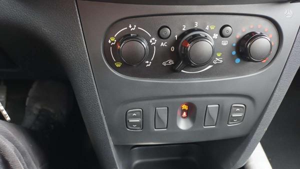 Melns Dacia Sandero 2013 Marijampole, ar dzinēja tilpumu 1.46 L un nobraukumu 276 tūkst. km par 2950 €, foto 8 vietnē AUTOMOTO.COM.LV