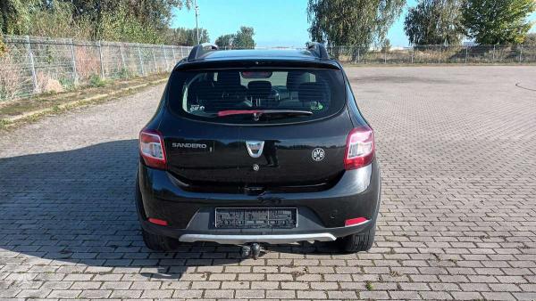 Black Dacia Sandero 2013 in Marijampole, with an engine capacity of 1.46 L and mileage of 270 thousand km for 2900 €, photo 5 on AUTOMOTO.COM.LV