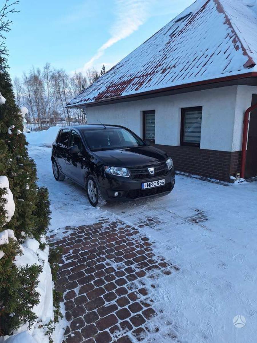 Black Dacia Sandero 2015 in Radviliskis, with an engine capacity of 0.90 L and mileage of 163 thousand km for 3950 €, photo 1 on AUTOMOTO.COM.LV