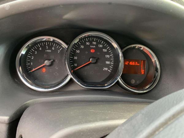 Black Dacia Sandero 2015 in Kaunas, with an engine capacity of 1.46 L and mileage of 122 thousand km for 3900 €, photo 4 on AUTOMOTO.COM.LV