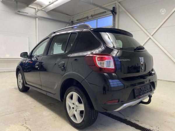 Melns Dacia Sandero 2016 Radviliškis, ar dzinēja tilpumu 1.46 L un nobraukumu 160 tūkst. km par 4950 €, foto 2 vietnē AUTOMOTO.COM.LV