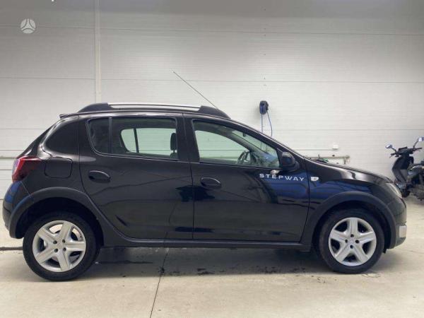 Melns Dacia Sandero 2016 Radviliškis, ar dzinēja tilpumu 1.46 L un nobraukumu 160 tūkst. km par 4850 €, foto 7 vietnē AUTOMOTO.COM.LV