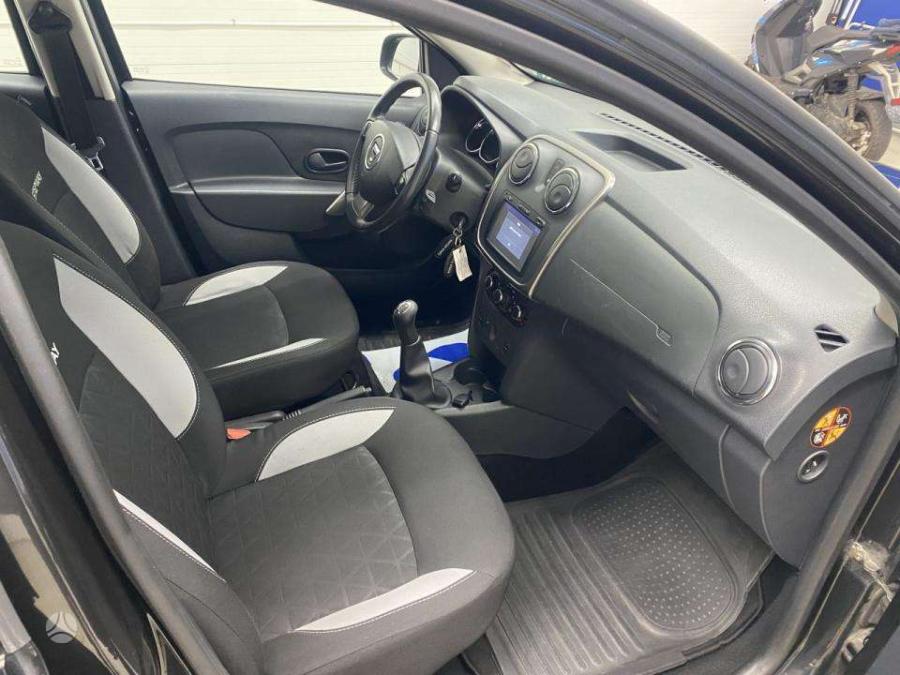 Melns Dacia Sandero 2016 Radviliškis, ar dzinēja tilpumu 1.46 L un nobraukumu 160 tūkst. km par 4850 €, foto 9 vietnē AUTOMOTO.COM.LV