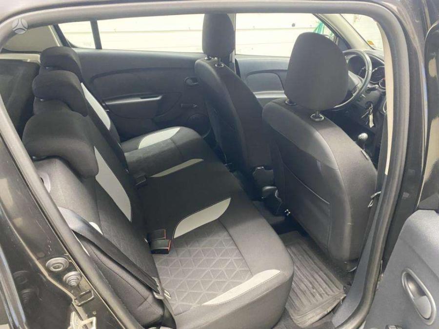 Melns Dacia Sandero 2016 Radviliškis, ar dzinēja tilpumu 1.46 L un nobraukumu 160 tūkst. km par 4850 €, foto 10 vietnē AUTOMOTO.COM.LV