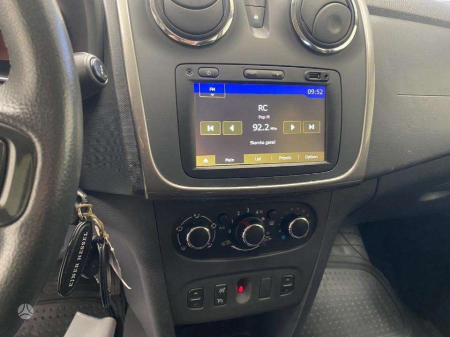 Melns Dacia Sandero 2016 Radviliškis, ar dzinēja tilpumu 1.46 L un nobraukumu 160 tūkst. km par 4850 €, foto 15 vietnē AUTOMOTO.COM.LV