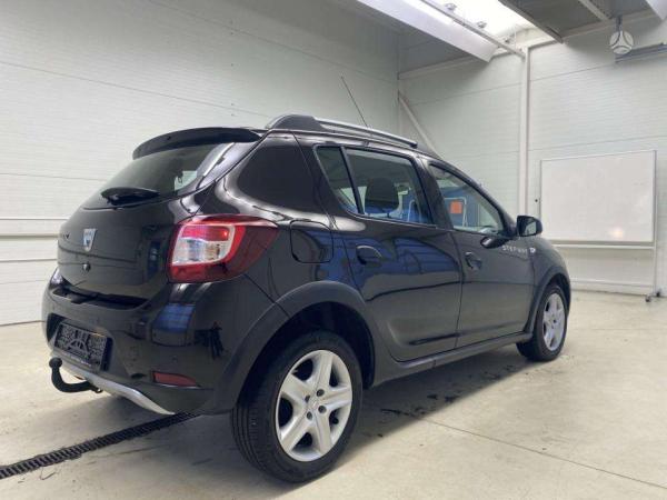 Black Dacia Sandero 2016 in Radviliskis, with an engine capacity of 1.46 L and mileage of 160 thousand km for 4850 €, photo 5 on AUTOMOTO.COM.LV