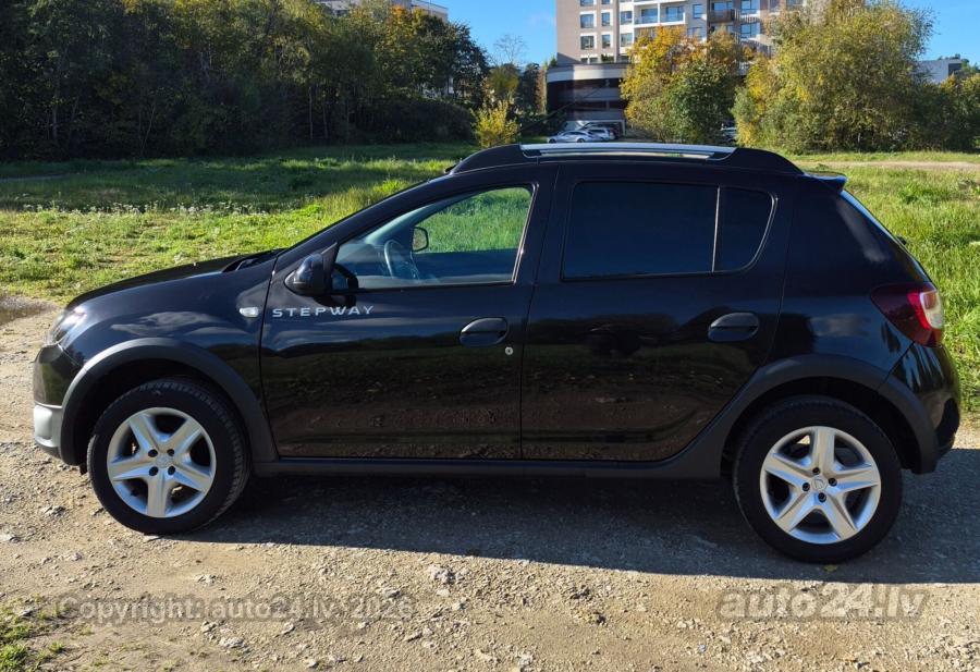 Melns Dacia Sandero 2016 Tallina, ar dzinēja tilpumu 1.50 L un nobraukumu 61 tūkst. km par 5590 €, foto 6 vietnē AUTOMOTO.COM.LV