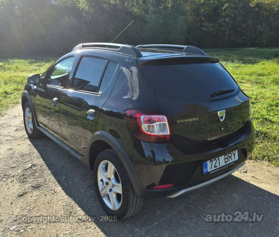 Melns Dacia Sandero 2016 Tallina, ar dzinēja tilpumu 1.50 L un nobraukumu 61 tūkst. km par 5590 €, foto 8 vietnē AUTOMOTO.COM.LV