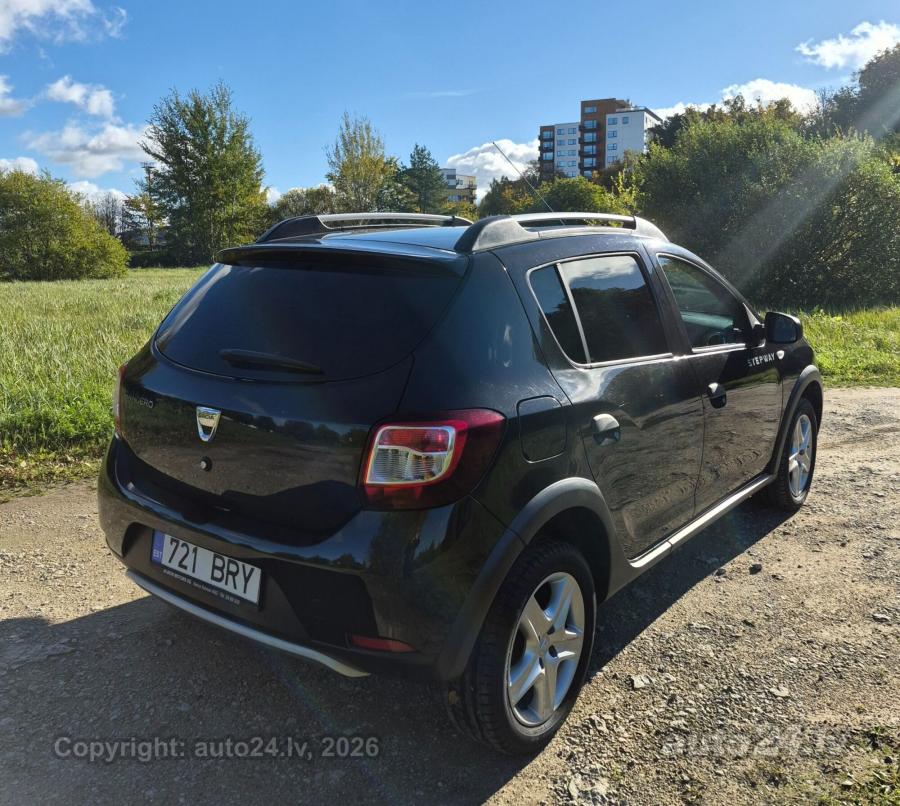Melns Dacia Sandero 2016 Tallina, ar dzinēja tilpumu 1.50 L un nobraukumu 61 tūkst. km par 5590 €, foto 10 vietnē AUTOMOTO.COM.LV