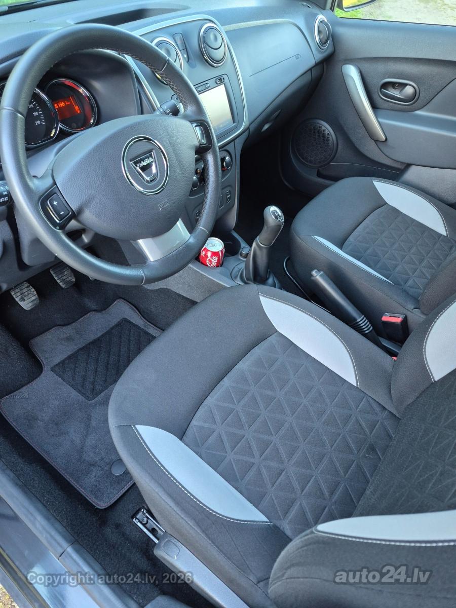 Melns Dacia Sandero 2016 Tallina, ar dzinēja tilpumu 1.50 L un nobraukumu 61 tūkst. km par 5590 €, foto 11 vietnē AUTOMOTO.COM.LV