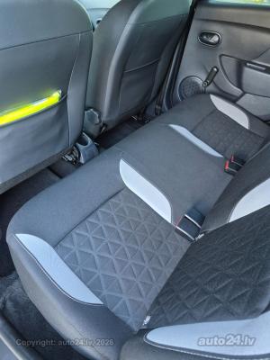 Melns Dacia Sandero 2016 Tallina, ar dzinēja tilpumu 1.50 L un nobraukumu 61 tūkst. km par 5590 €, foto 12 vietnē AUTOMOTO.COM.LV