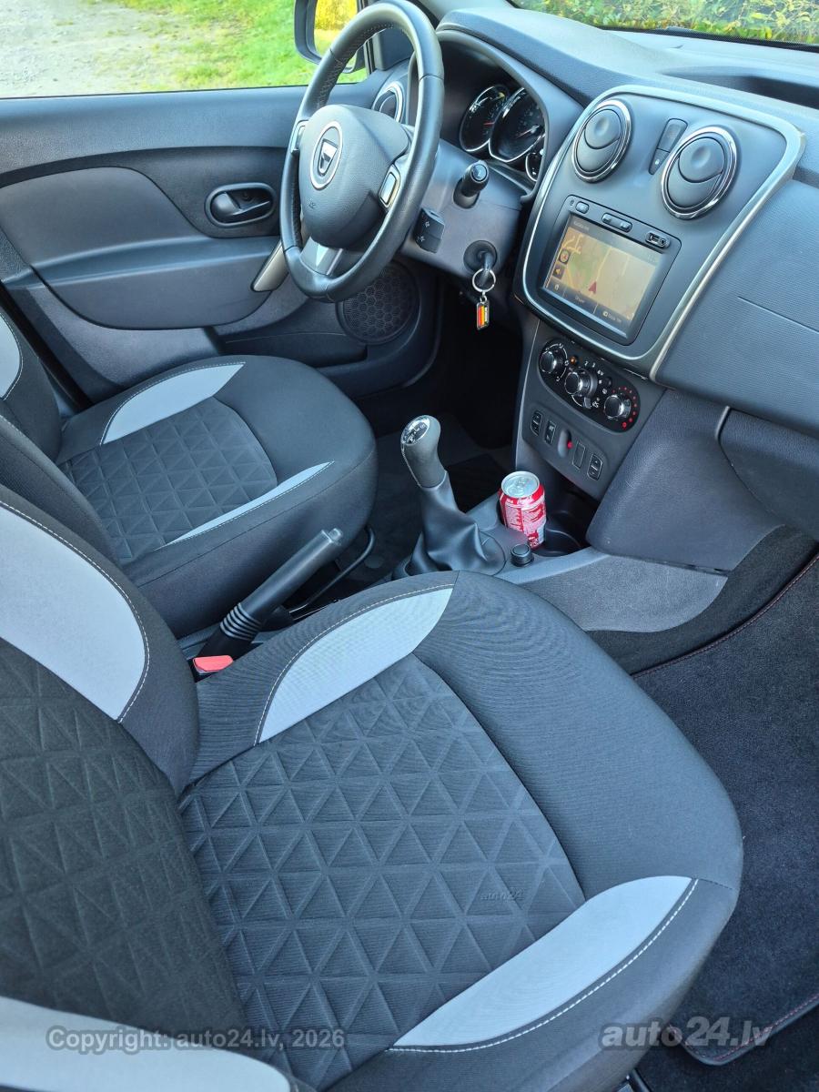 Melns Dacia Sandero 2016 Tallina, ar dzinēja tilpumu 1.50 L un nobraukumu 61 tūkst. km par 5590 €, foto 14 vietnē AUTOMOTO.COM.LV