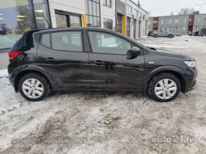 Black Dacia Sandero 2021 in Tartu, with an engine capacity of 1.00 L and mileage of 31 thousand km for 10490 €, photo 2 on AUTOMOTO.COM.LV