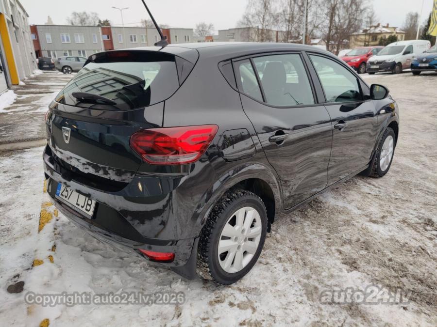 Black Dacia Sandero 2021 in Tartu, with an engine capacity of 1.00 L and mileage of 31 thousand km for 10490 €, photo 3 on AUTOMOTO.COM.LV