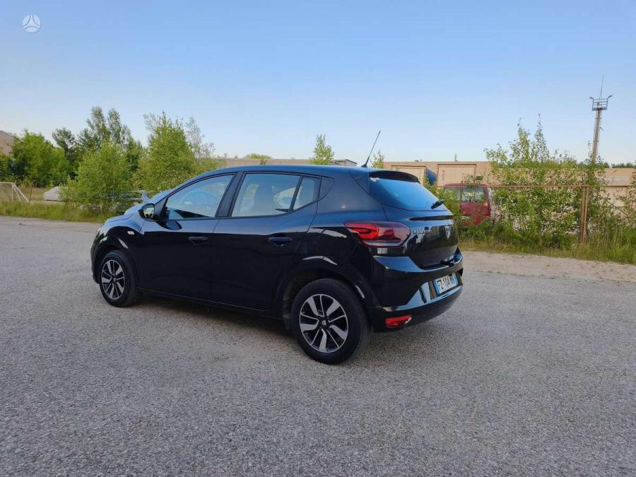 Black Dacia Sandero 2021 in Anyksciai, with an engine capacity of 1.00 L and mileage of 26 thousand km for 7400 €, photo 4 on AUTOMOTO.COM.LV