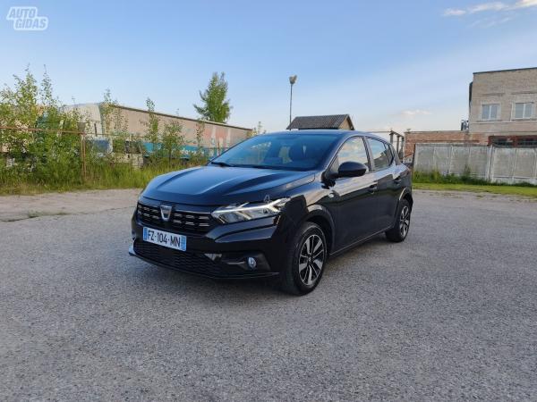 Black Dacia Sandero 2021 in Anyksciai, with an engine capacity of 1.00 L and mileage of 26 thousand km for 7400 €, photo 1 on AUTOMOTO.COM.LV