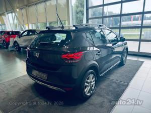 Melns Dacia Sandero 2022 Pērnava, ar dzinēja tilpumu 1.00 L un nobraukumu 64 tūkst. km par 13900 €, foto 3 vietnē AUTOMOTO.COM.LV