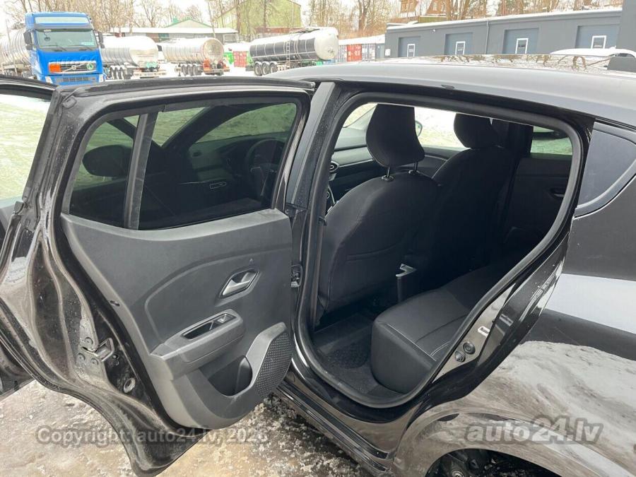 Melns Dacia Sandero 2024 Tallina, ar dzinēja tilpumu 1.00 L un nobraukumu 14 tūkst. km par 13000 €, foto 6 vietnē AUTOMOTO.COM.LV