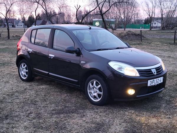 Black Dacia Sandero 2010 in Vilkaviskis, with an engine capacity of 1.40 L and mileage of 200 thousand km for 1650 €, photo 6 on AUTOMOTO.COM.LV