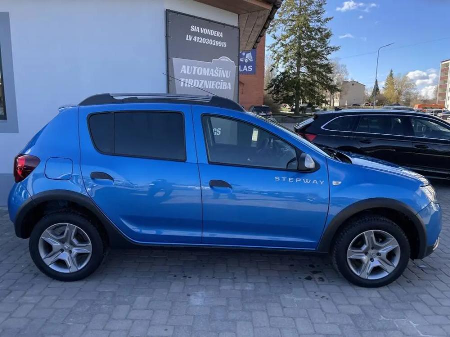 Blue Dacia Sandero 2019 in Talsi, with an engine capacity of 0.90 L and mileage of 127 thousand km for 5800 €, photo 3 on AUTOMOTO.COM.LV