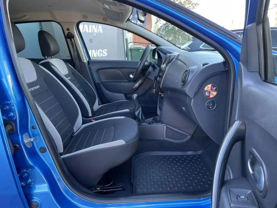 Blue Dacia Sandero 2019 in Talsi, with an engine capacity of 0.90 L and mileage of 127 thousand km for 5800 €, photo 10 on AUTOMOTO.COM.LV