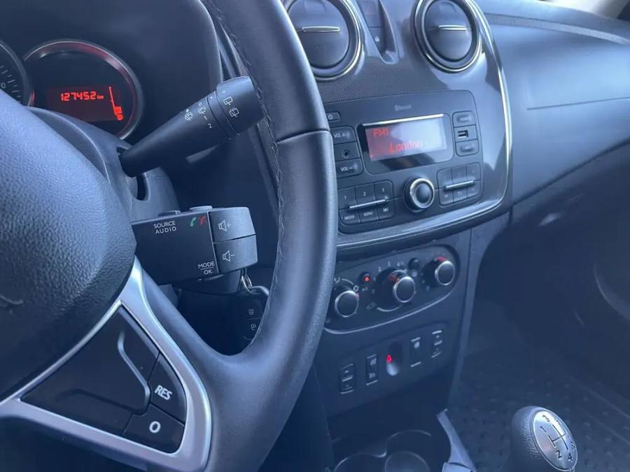 Blue Dacia Sandero 2019 in Talsi, with an engine capacity of 0.90 L and mileage of 127 thousand km for 5800 €, photo 17 on AUTOMOTO.COM.LV