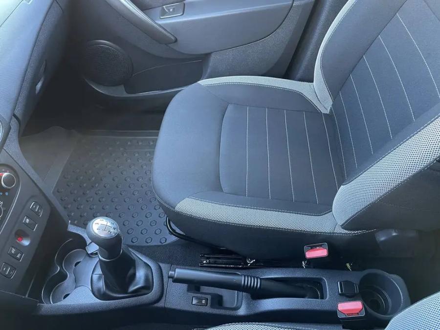 Blue Dacia Sandero 2019 in Talsi, with an engine capacity of 0.90 L and mileage of 127 thousand km for 5800 €, photo 20 on AUTOMOTO.COM.LV