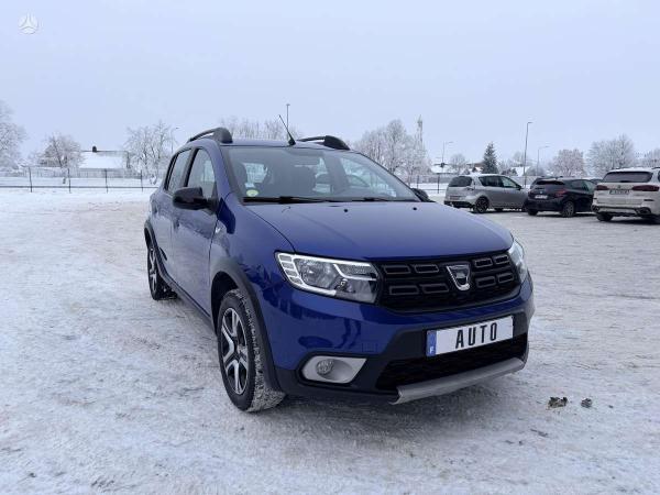 Blue Dacia Sandero 2020 in Taurage, with an engine capacity of 1.46 L and mileage of 120 thousand km for 6999 €, photo 1 on AUTOMOTO.COM.LV