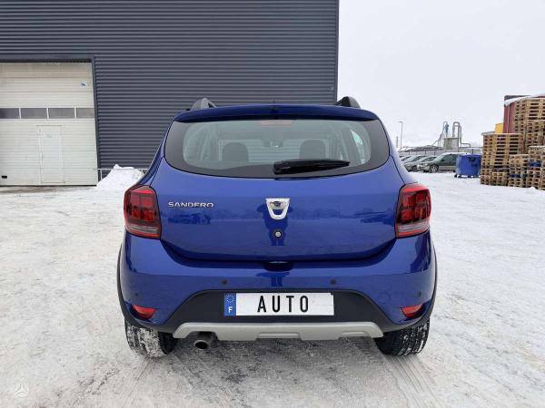 Blue Dacia Sandero 2020 in Taurage, with an engine capacity of 1.46 L and mileage of 120 thousand km for 6999 €, photo 9 on AUTOMOTO.COM.LV