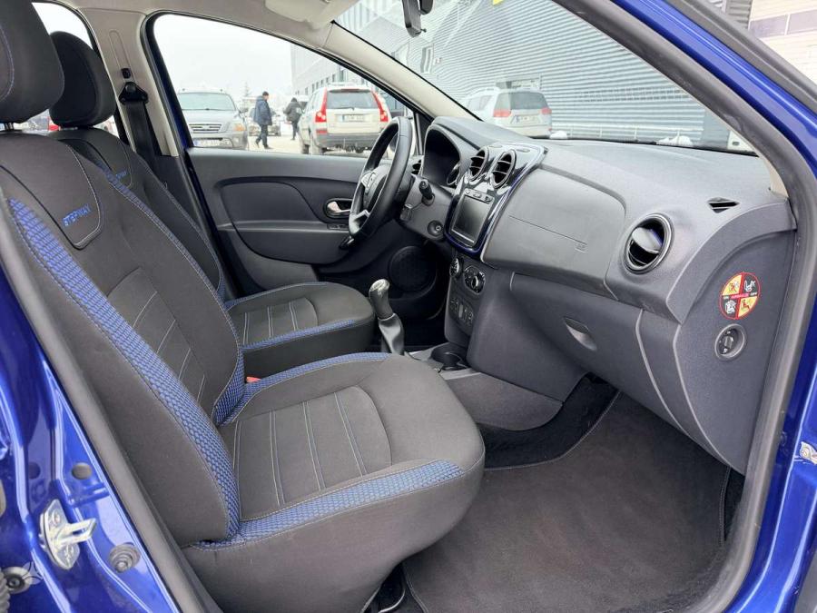 Blue Dacia Sandero 2020 in Taurage, with an engine capacity of 1.46 L and mileage of 120 thousand km for 6999 €, photo 28 on AUTOMOTO.COM.LV